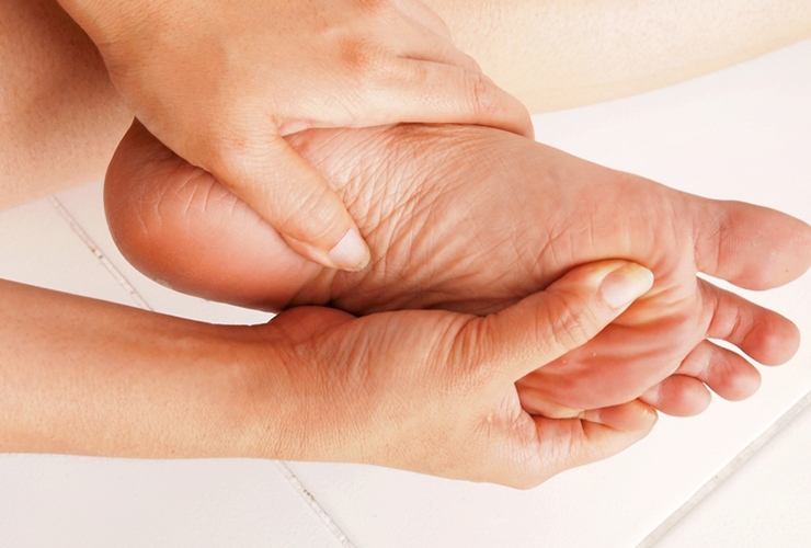 How To Relieve Foot Pain 10 Remedies And Tips Top 10 Home Remedies how-to-relieve-foot-pain-10-remedies-and-tips-top-10-home-remedies